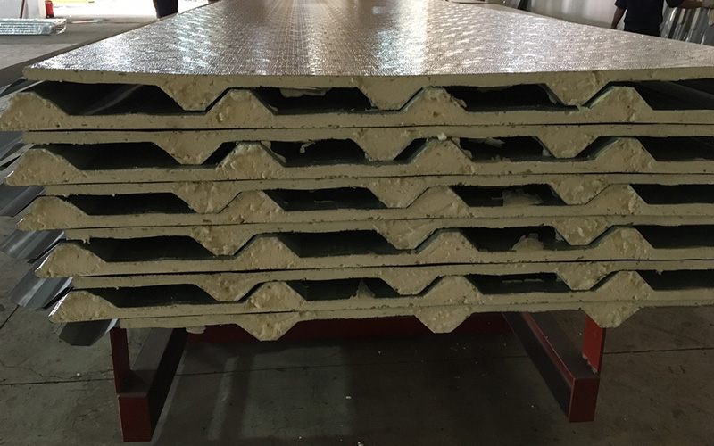 Tôn (Tole) là gì? 7 loại phổ biến, ứng dụng, ưu nhược điểm